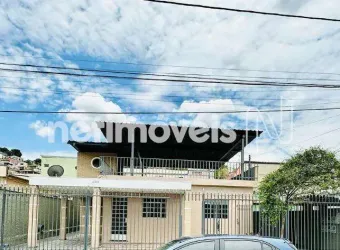 Casas à venda na Avenida Amintas Jacques de Moraes em Belo Horizonte | Chaves na Mão