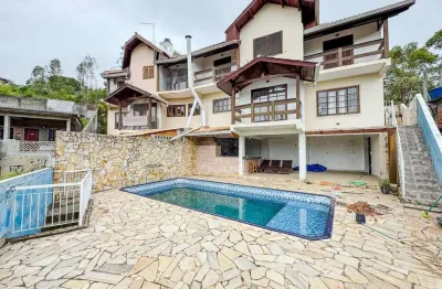 Casas mobiliadas na Rua Álvares de Azevedo em Mairiporã | Chaves na Mão