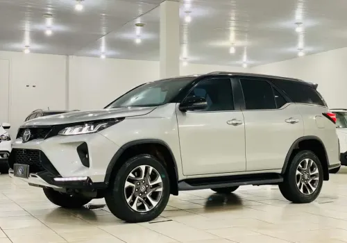 Toyota Hilux Sw4 2022 por R$ 395.000, Campo Mourão, PR - ID: 3042629 | Chaves na Mão