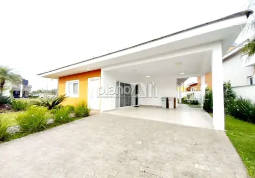 Casas em condomínio com 3 quartos para alugar na Rua Topázio em Gravataí | Chaves na Mão