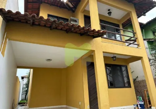 Casas com 2 quartos na Rua José Lapa Filho em Macaé | Chaves na Mão