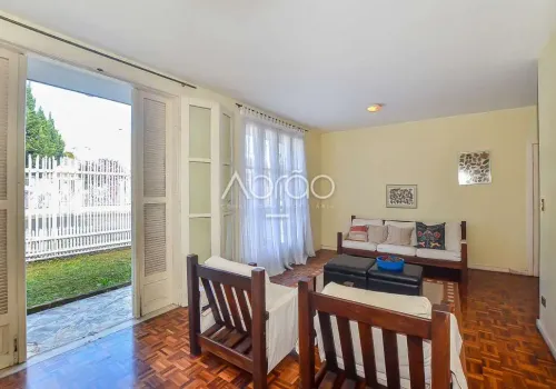 Casas com 4 quartos à venda na Rua Professor Sebastião Paraná em Curitiba | Chaves na Mão