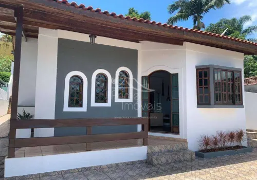 Casas com piscina para alugar no Centro em Arujá | Chaves na Mão