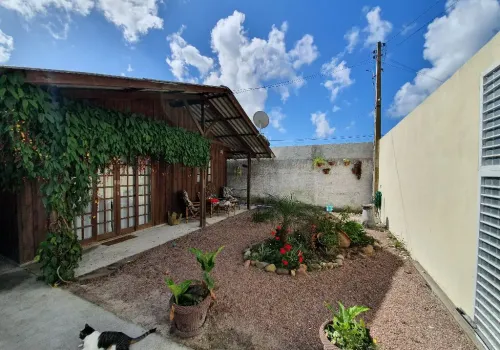 Casas com piscina à venda na Praia dos Veleiros em Itapoá | Chaves na Mão