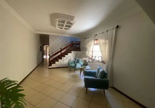 Casas com 3 quartos à venda na Rua Professora Maria Siqueira Nathan em ...