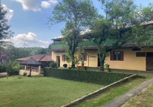 Casas com quintal à venda no Boa Vista em Mairiporã | Chaves na Mão