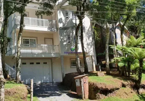 Casas mobiliados à venda no Alpes Verdes em Canela | Chaves na Mão