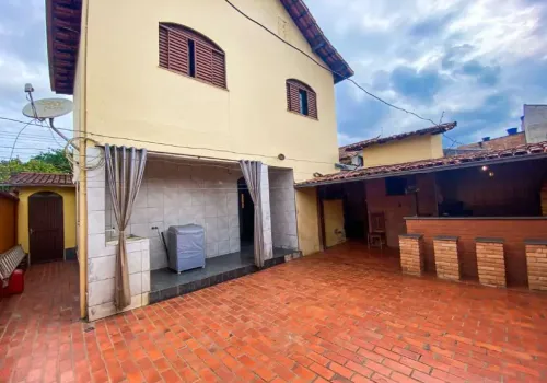 Casas à venda na Rua Maria José Lima em Belo Horizonte | Chaves na Mão