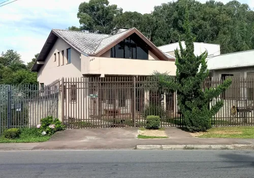 Casas comerciais direto com o proprietário para alugar na Rua David Tows em Curitiba | Chaves na Mão