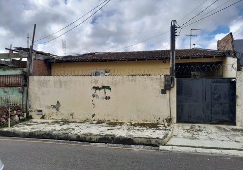 Casas mobiliados direto com o proprietário com 3 quartos à venda em ...