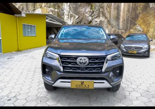 Toyota Hilux Sw4 2021-2022 à venda em SC | Chaves na Mão