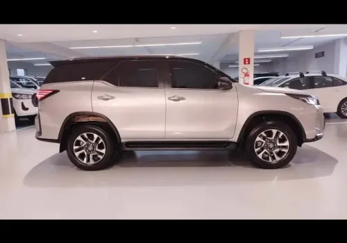 Toyota Hilux Sw4 2021-2025 à venda em Curitiba - PR | Chaves na Mão