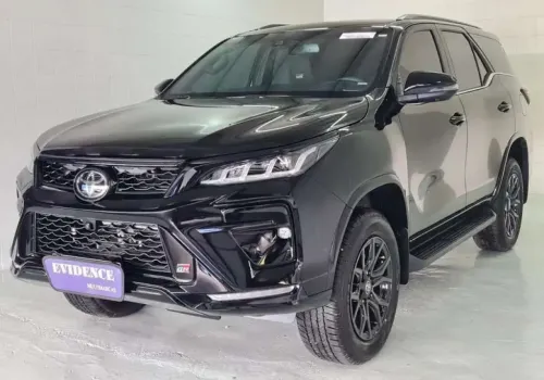 Toyota Hilux Sw4 2022-2023 à venda em Curitiba - PR | Chaves na Mão