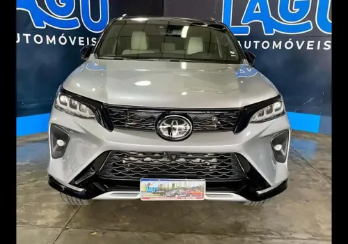 Toyota Hilux Sw4 2022 à venda em Londrina - PR | Chaves na Mão