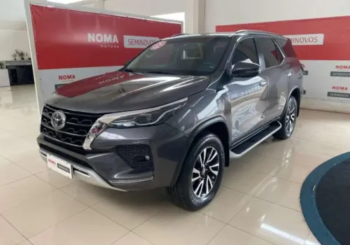 Toyota Hilux Sw4 2022 à venda em Maringá - PR | Chaves na Mão