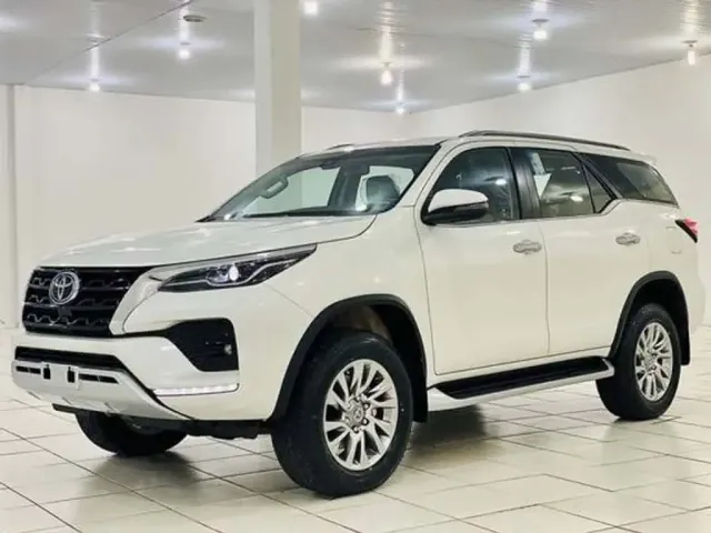 Toyota Hilux Sw4 2023 por R$ 381.000, Campo Mourão, PR - ID: 5845171 ...