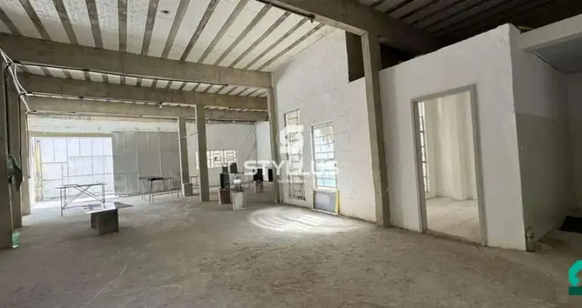 Barracão / Galpão / Depósito na Rua Cabuçu, Lins de Vasconcelos, Rio de ...