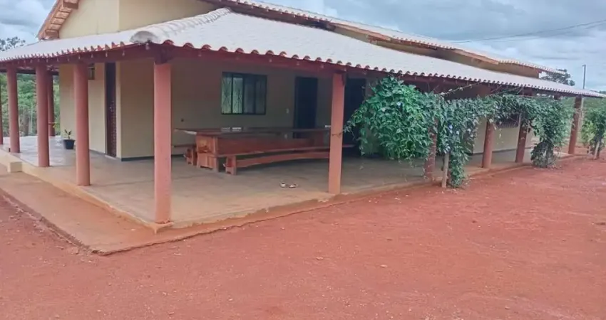 Fazenda com 2 salas na Praça Benedito Valadares, Maria Amália, Curvelo ...