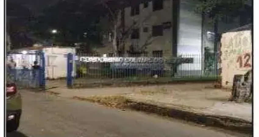 Apartamento com 2 quartos na Estrada do Taquaral, --, Bangu, Rio de ...