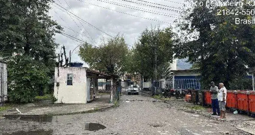 Apartamento com 2 quartos na Rua Osvaldo Orico, --, Bangu, Rio de ...