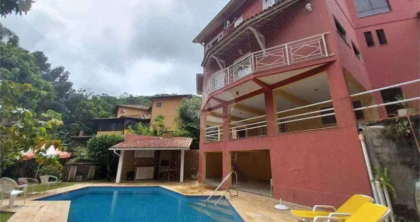 Casa em condomínio fechado com 4 quartos na Rua Jornalista Carlos ...