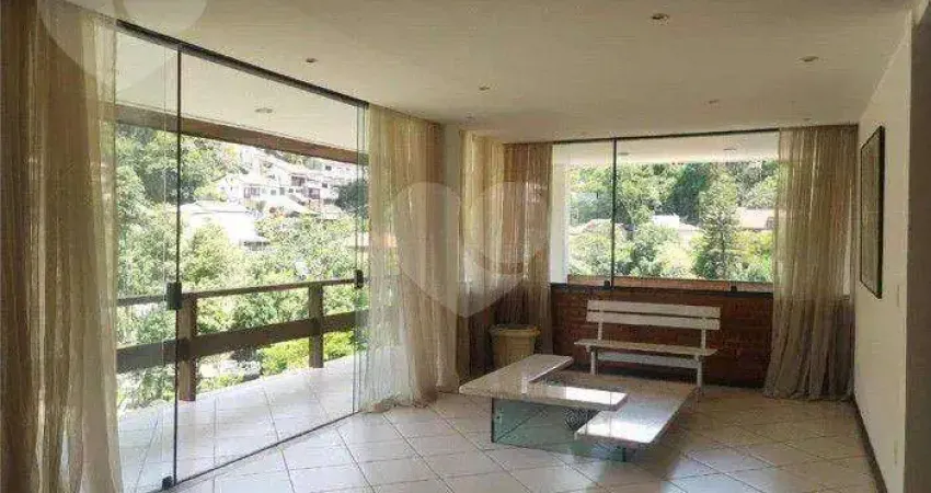 Casa em condomínio fechado com 3 quartos na Rua Jornalista Carlos ...