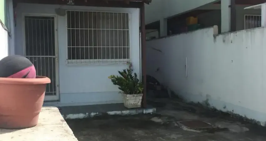 Casa com 2 quartos na Rua Pedro Coberceire, 50, Campo Grande, Rio de ...