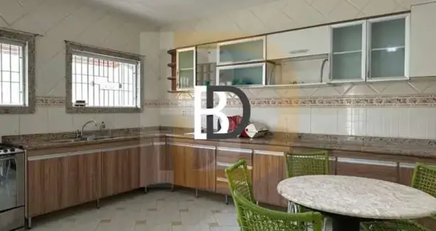 Casa com 5 quartos na Rua Aurélio Buarque de Holanda, Enseada das ...